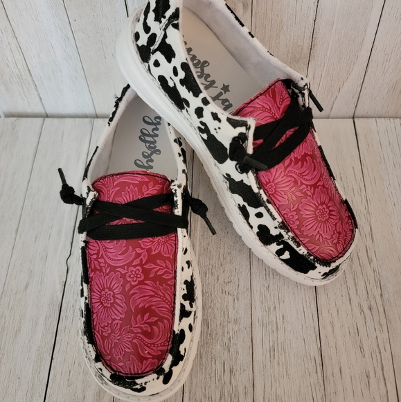 Gypsy Jazz | Shoes | 4 Off Salegypsy Jazz Hollywood Tooled Cow Print ...